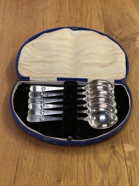 Solid silver teaspoons - Wells Reclamation