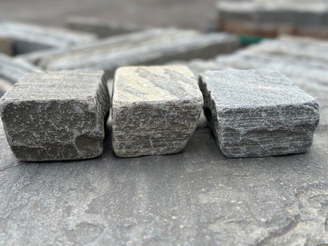 Brecon Grey Tumbled Cobble Setts Heavy Duty - Cobbles & Setts - Wells ...