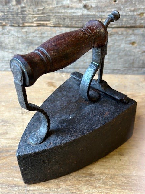 Victorian Box Iron - Wells Reclamation