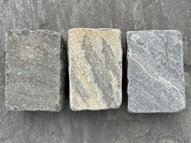 Brecon Grey Tumbled Cobble Setts Heavy Duty - Cobbles & Setts - Wells ...