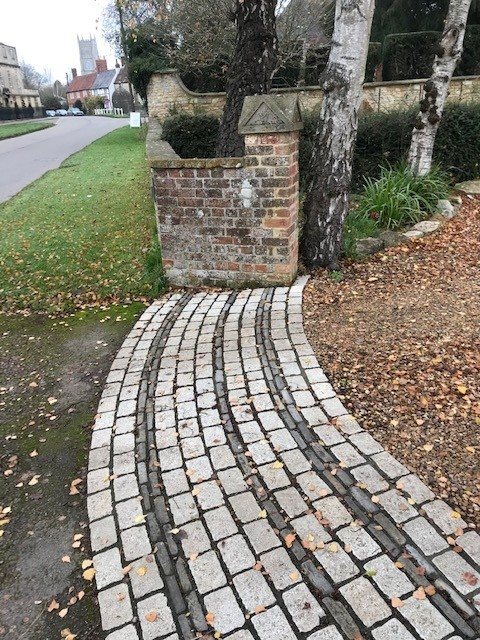 Yellow Grey Limestone Cobble Setts Heavy Duty - Cobbles & Setts - Wells ...